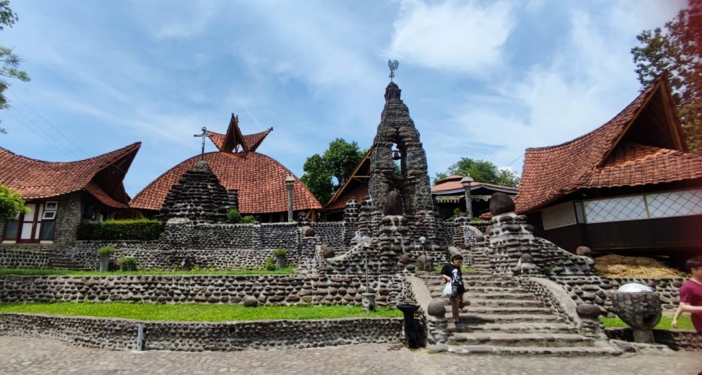 Kawasan Wisata Religi Untuk Umat Katolik di Kediri, Ada Gereja Tua dan ...